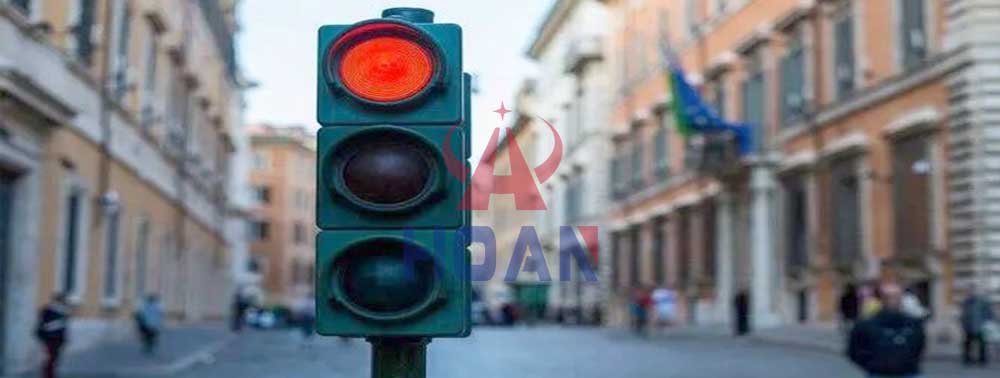 What are Solar Signal Lights divided into? what's the effect?