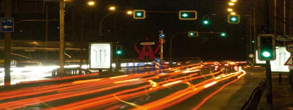 How to pass correctly when the LED Traffic Light is flashing yellow?