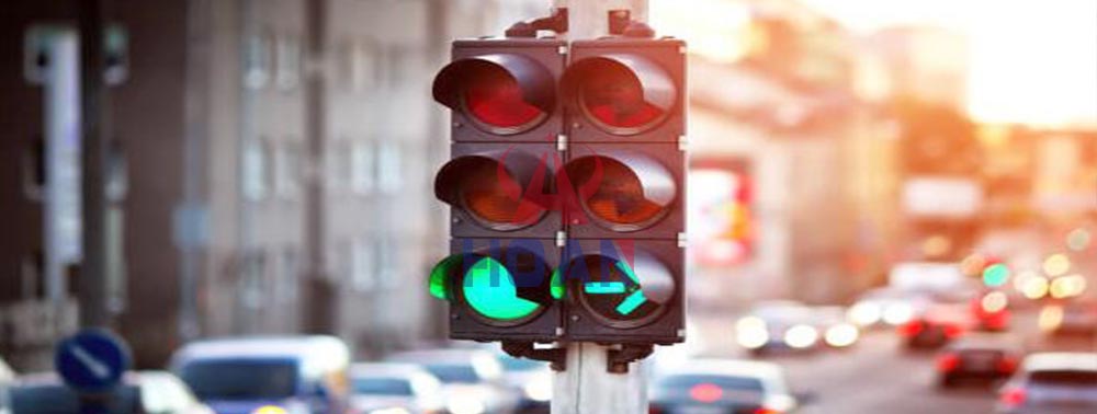 Shear Head Instructs Traffic Lights to Keep Pedestrians Safe on Town Roads