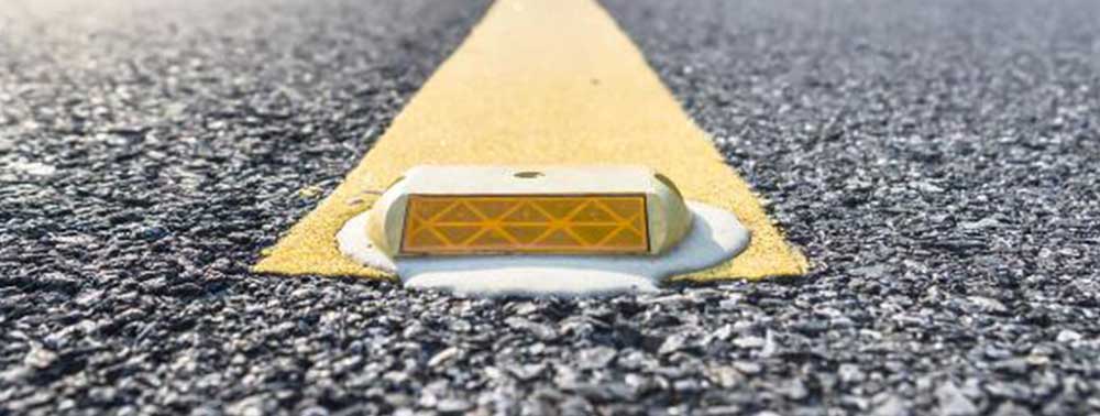 Cast aluminum Reflective Studs on Venezuelan roads: reflecting light to ...