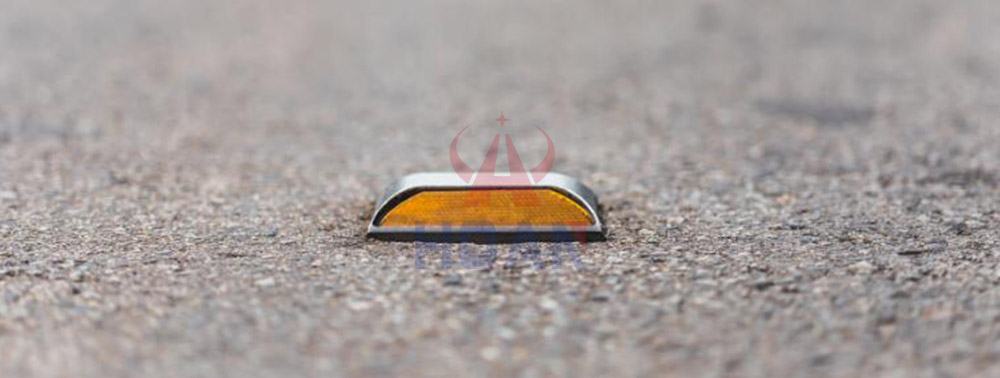 Reflective Road Studs: Nighttime safety guardians on Peru’s highways