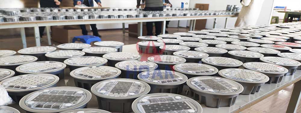 Solar Road Studs have excellent safety performance and provide a strong ...