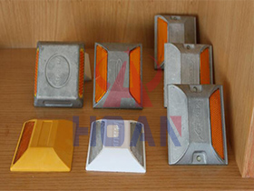 6 screws il300 solar road stud